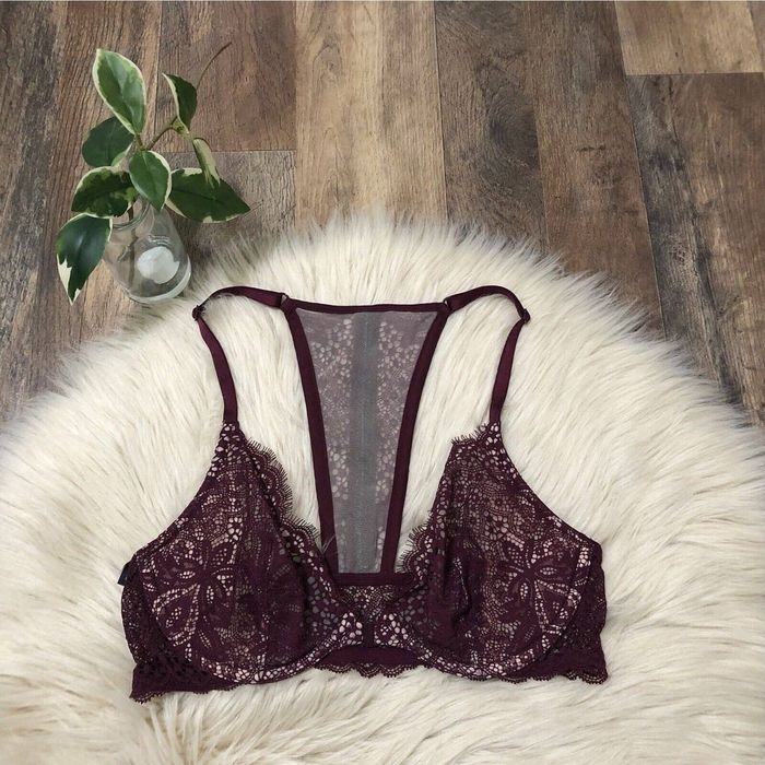 Victoria's Secret Victoria's Secret Lace Front Closure Racerback Plunge ...