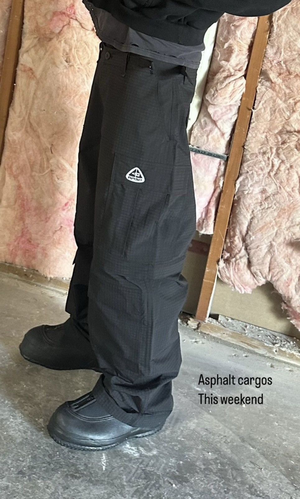 The GV Gallery GV Gallery Asphalt Cargo Pants | Grailed