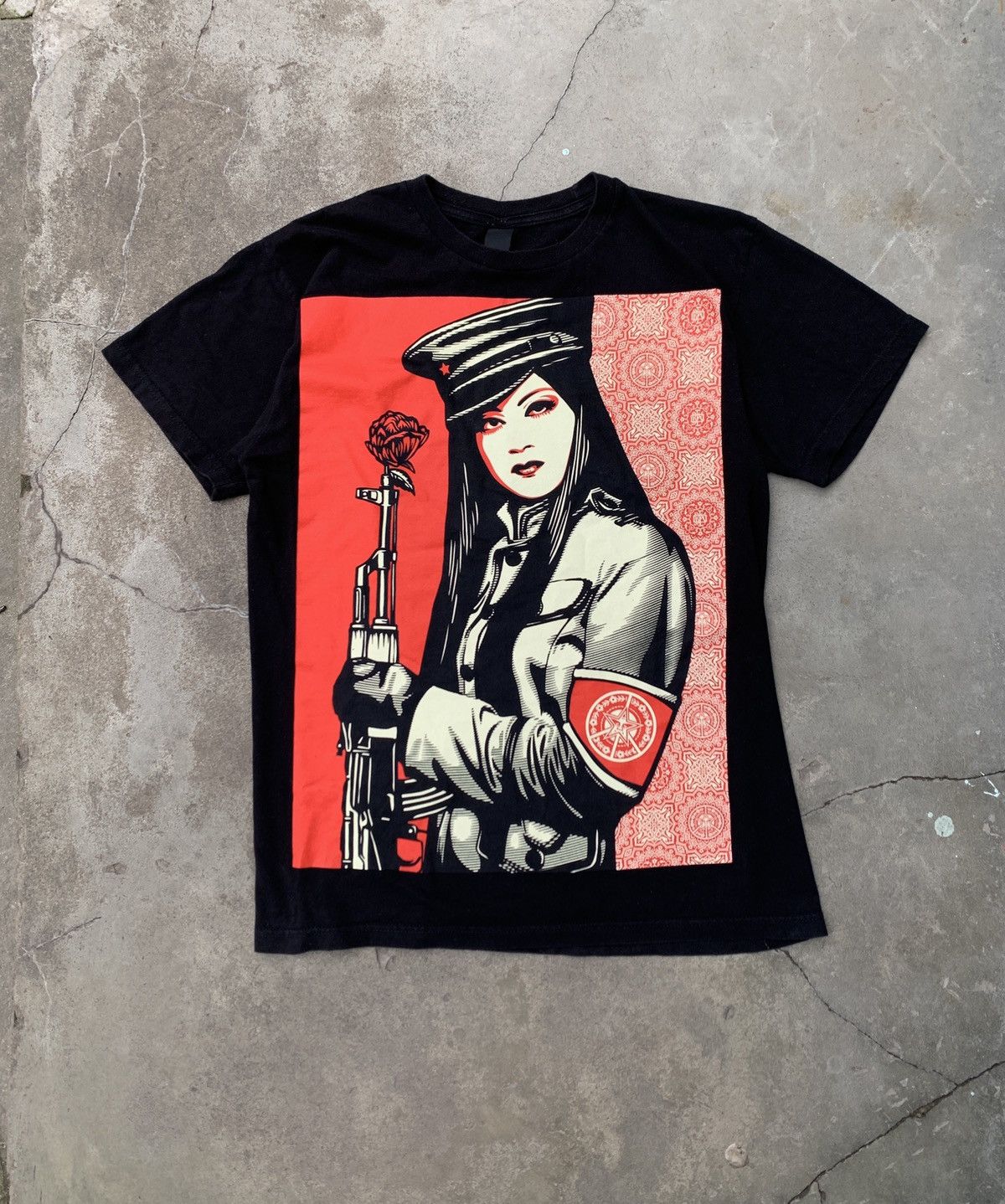 Japanese Brand × Obey × Streetwear Vintage OBEY Big Print Y2K Basic Tee ...