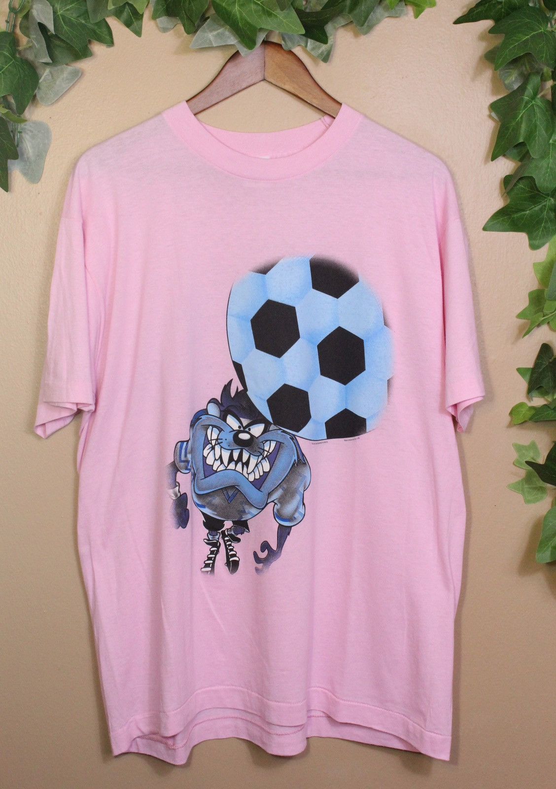 Streetwear × Vintage × Warner Bros SICK 1996 TAZ SOCCER LOONEY TUNE TEE ...