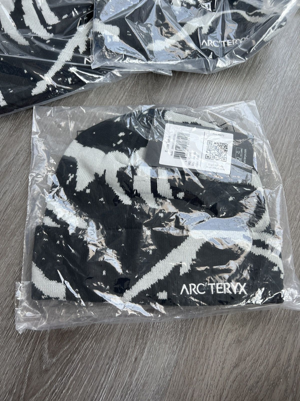 Arc'teryx OG Arc’teryx Grotto Toque Beanie Orca *rare* | Grailed Arc'teryx OG Arc’teryx Grotto Toque Beanie Orca *rare* | Grailed