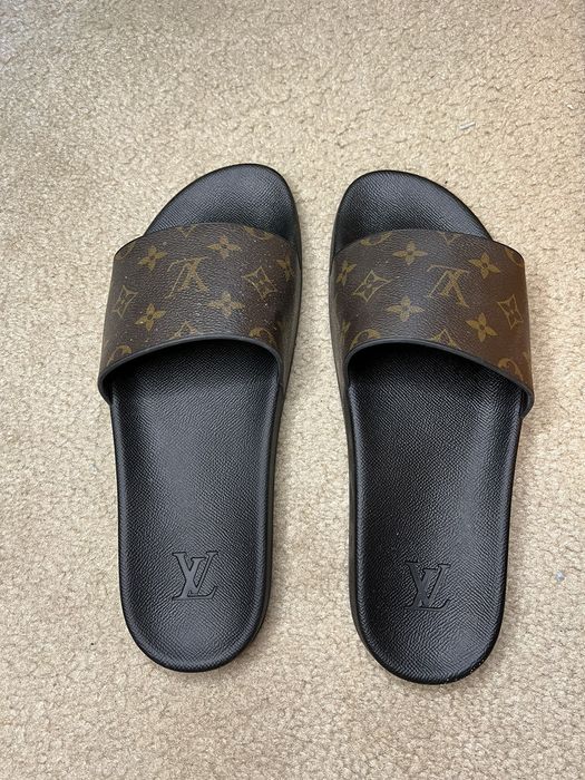Louis Vuitton Black Louis Vuitton Slides | Grailed