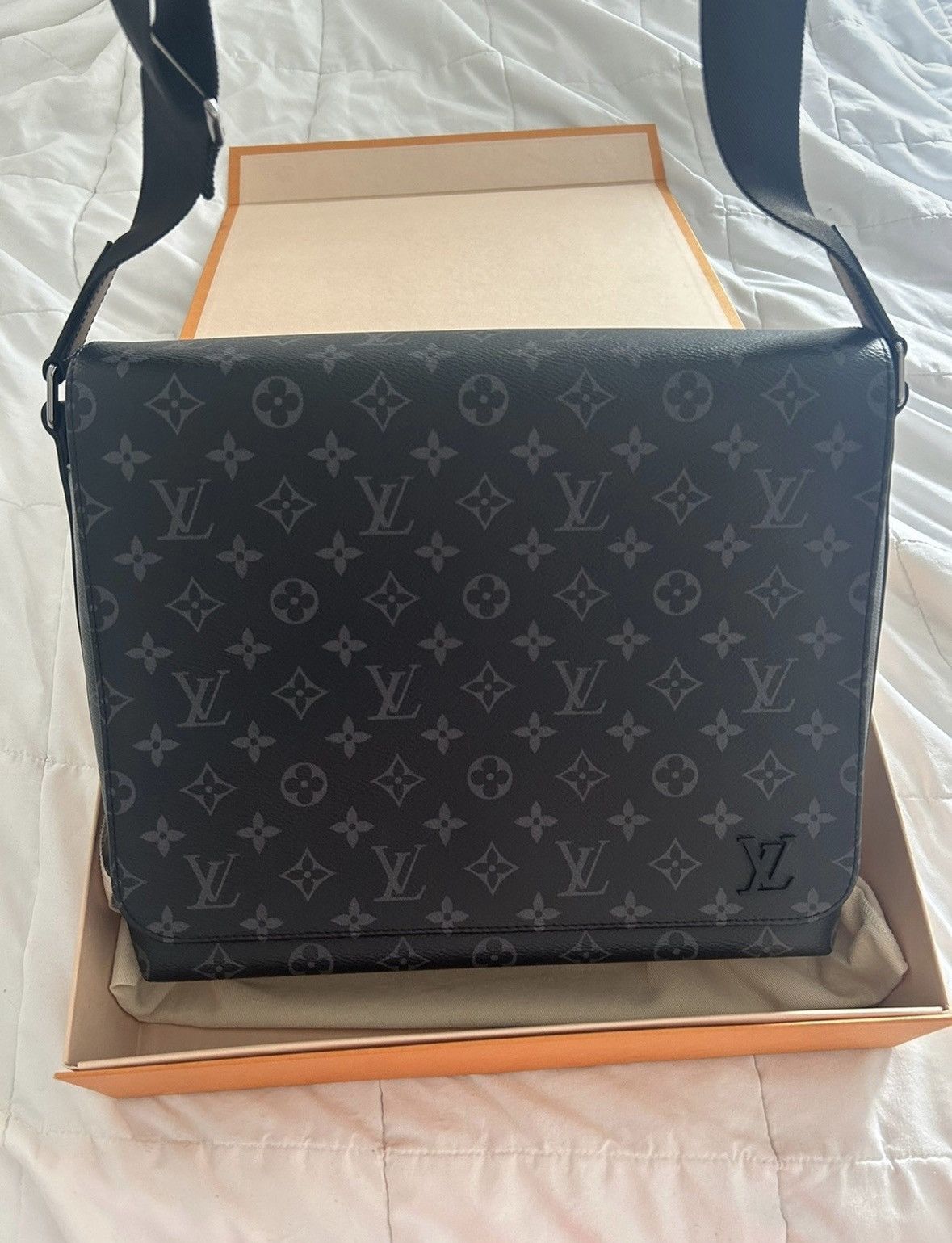 Louis Vuitton Louis Vuitton Messenger Bag | Grailed
