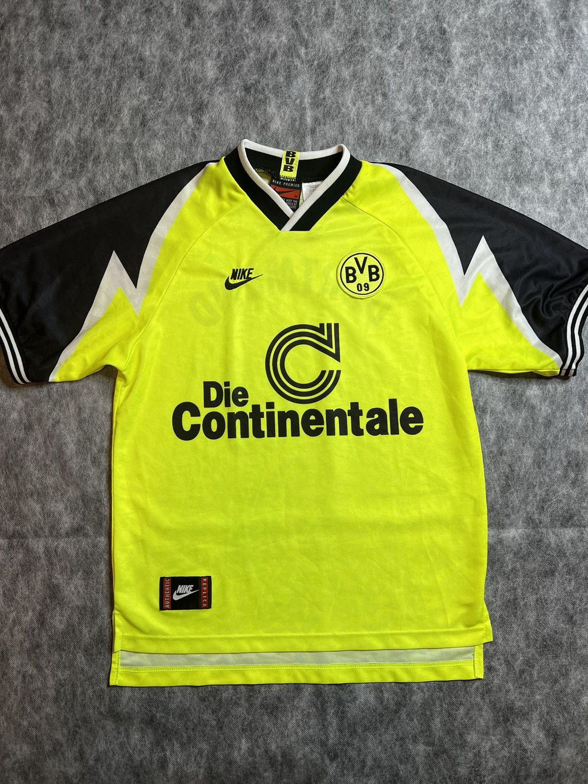 Nike × Vintage BVB Dortmund 1996/1997 Jersey Size M | Grailed