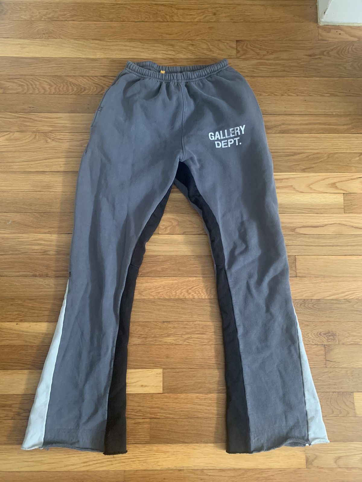 Gallery Dept. Grey Flared Sweatpants Small | Grailed