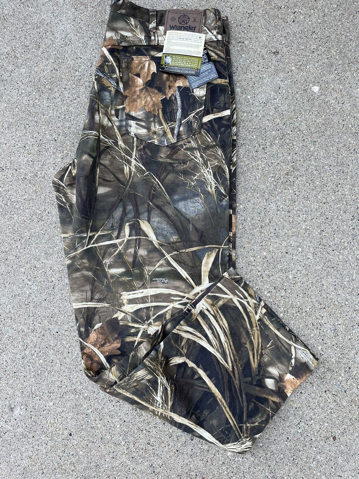 Realtree × Vintage × Wrangler Vintage Wrangler X Realtree Camo Denim ...