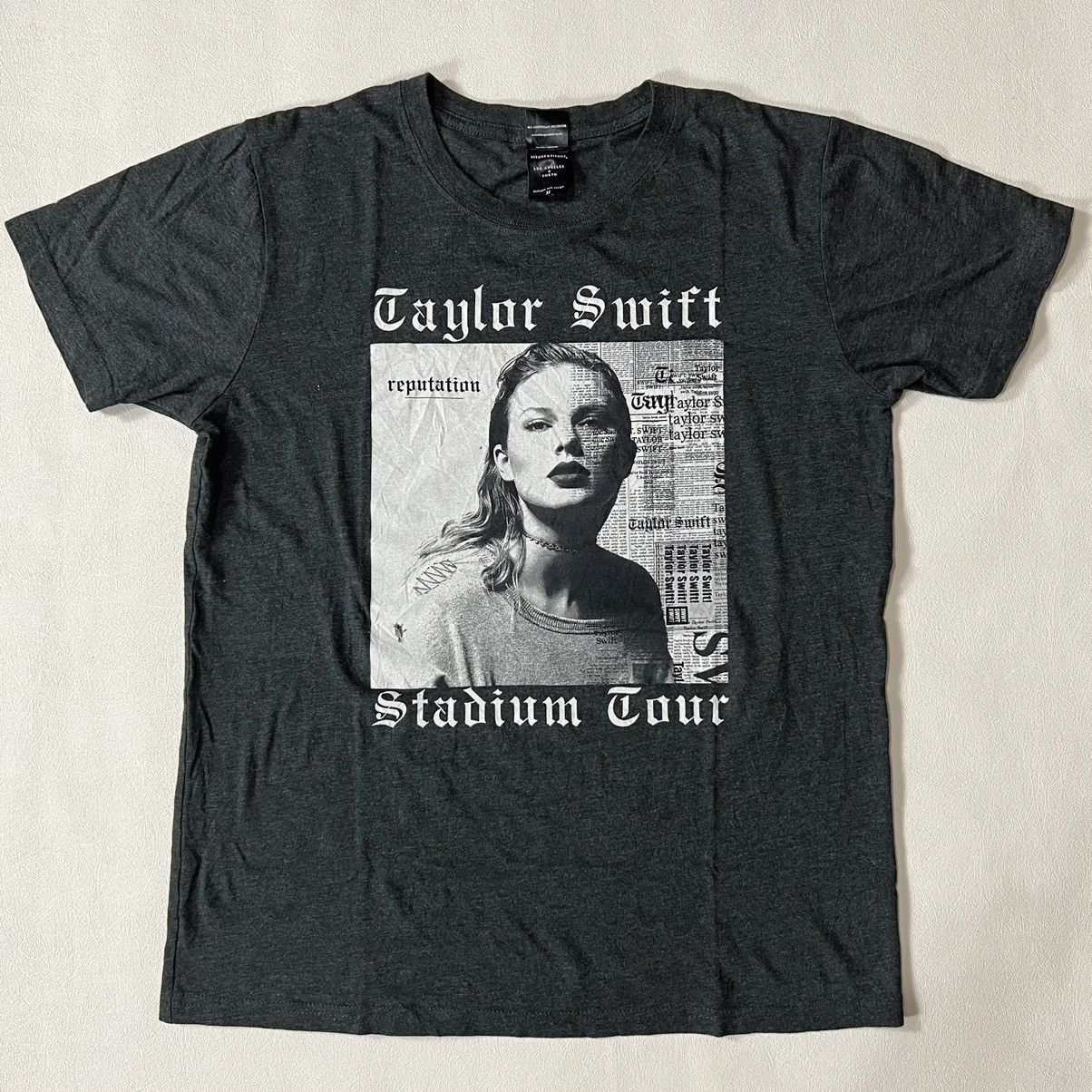 Vintage Taylor Swift Reputation world tour T-Shirt M | Grailed