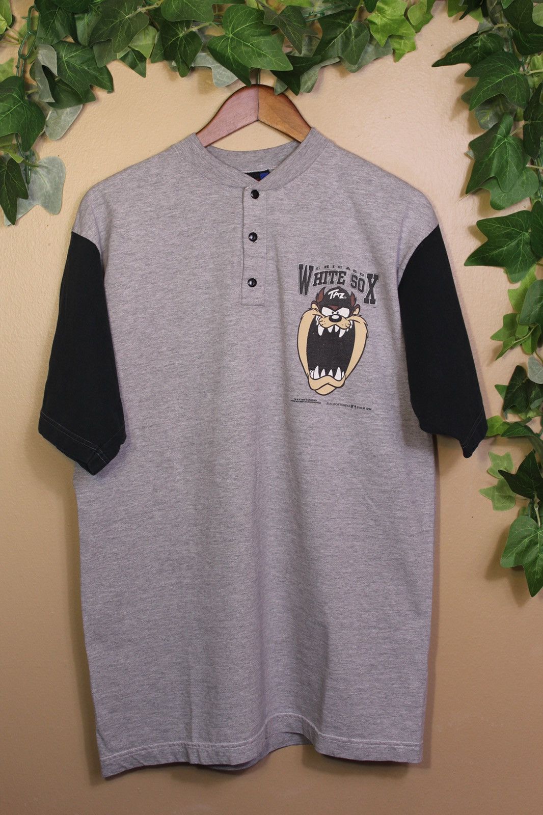 Vintage 1994 TAZ LOONEY TUNES BASEBALL BUTTON UP | Grailed