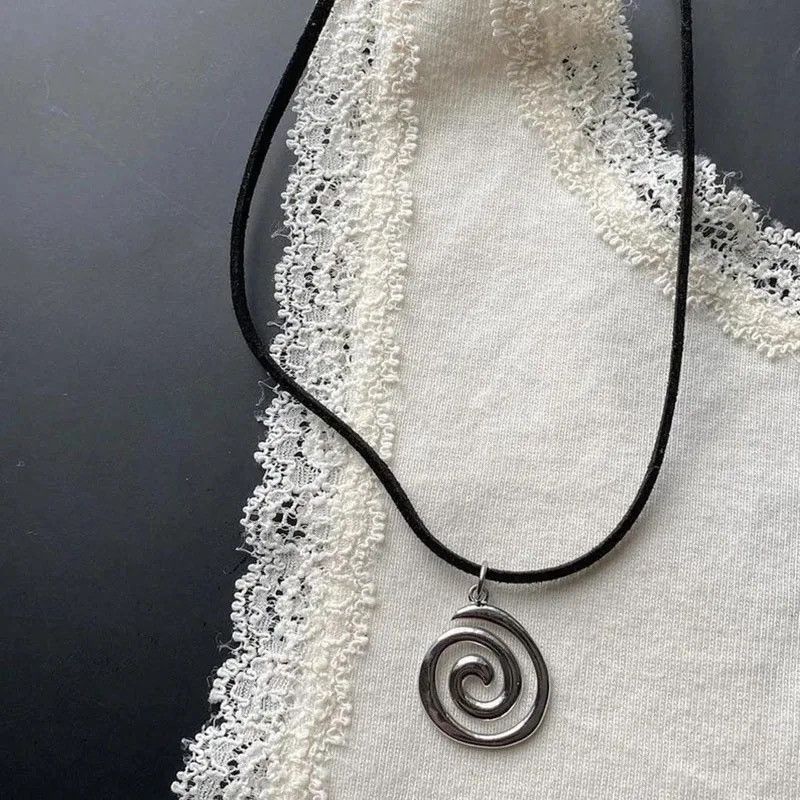 Chain spiral pendant necklace | Grailed