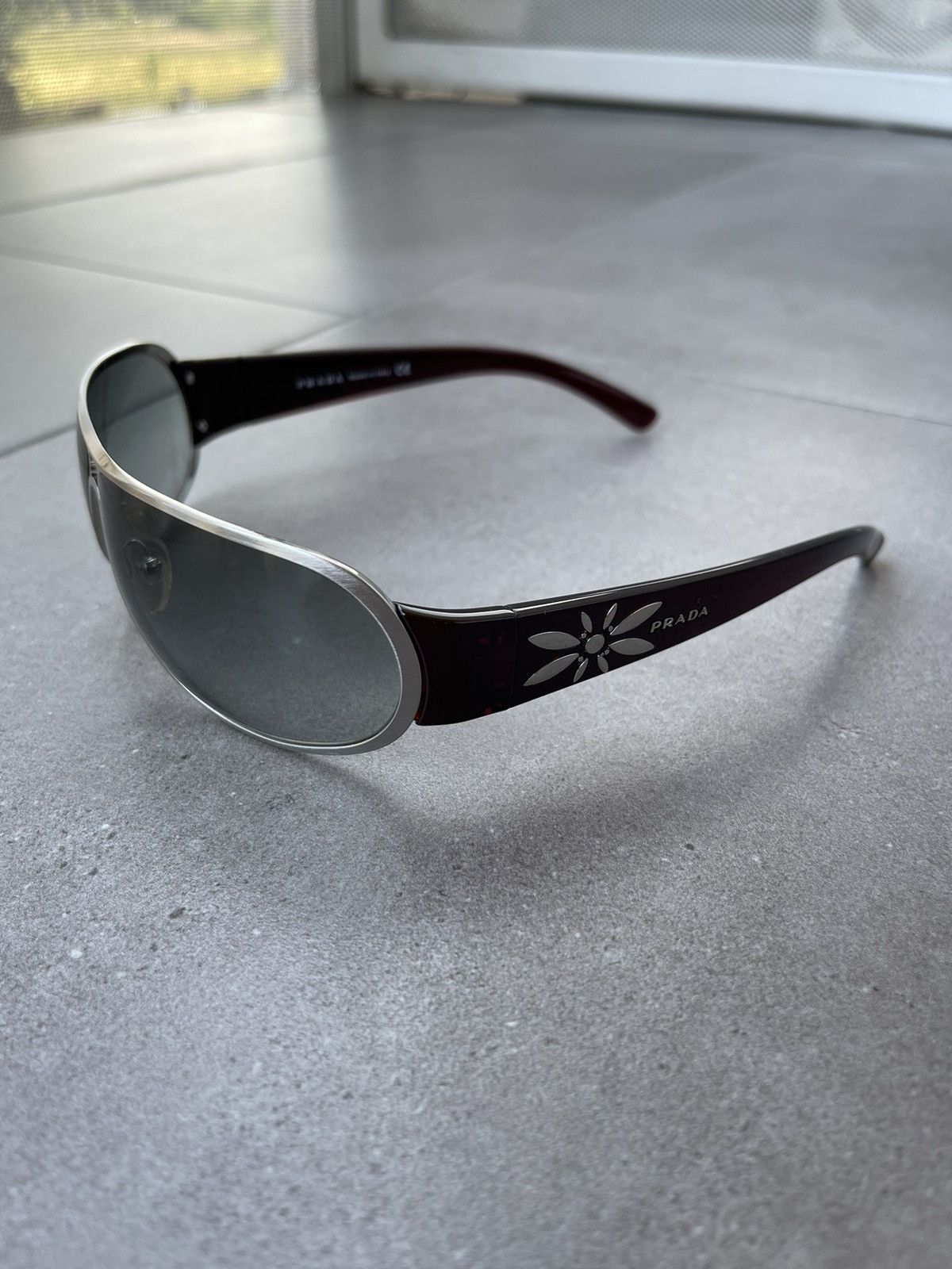 Luxury × Miu Miu × Prada Prada SPR 56G 1AD-3M1 Black Silver Flower ...